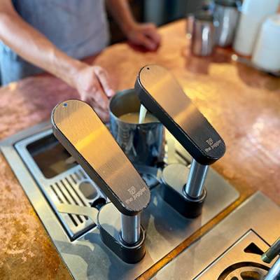 The Juggler Milk System - Three Blue Ducks